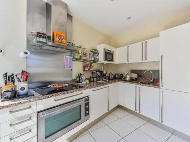 2 bedroom flat for rent in Juniper Drive, Wandsworth Town, London, SW18