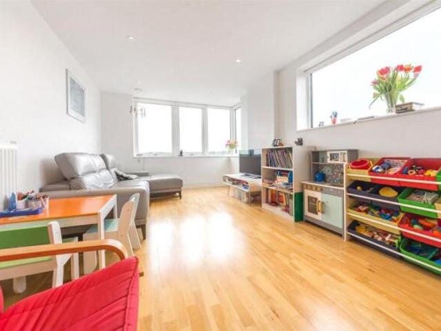 2 bedroom flat for rent in Jubilee Court, Greenwich, SE10