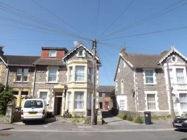 2 bedroom flat for rent in Jubilee Road, Weston super Mare, No.