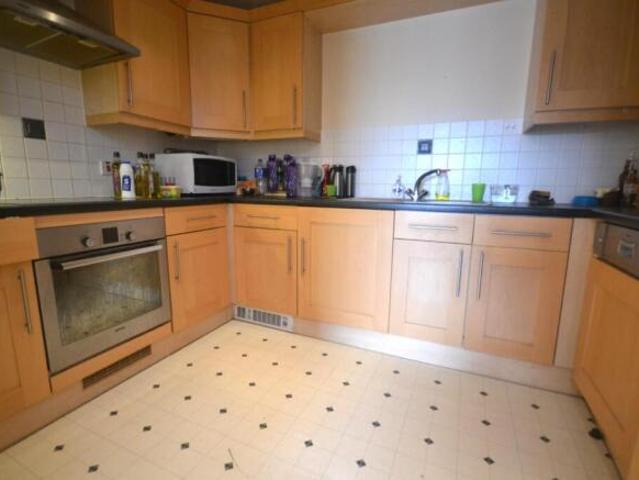 2 bedroom flat for rent in Jubilee Square, Reading, RG1