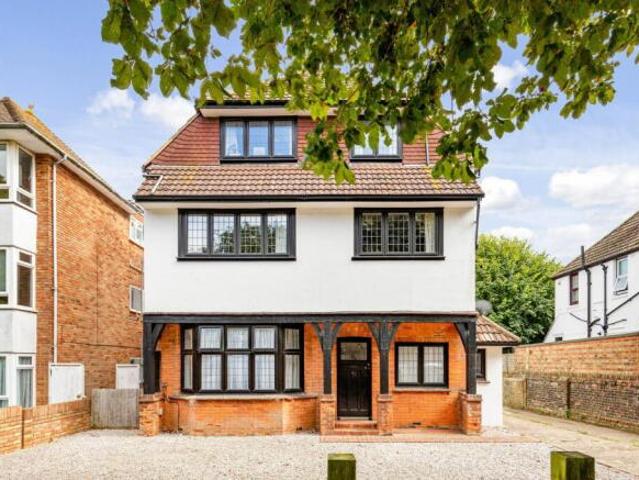 2 bedroom flat for rent in Julian Road, Folkestone, CT19