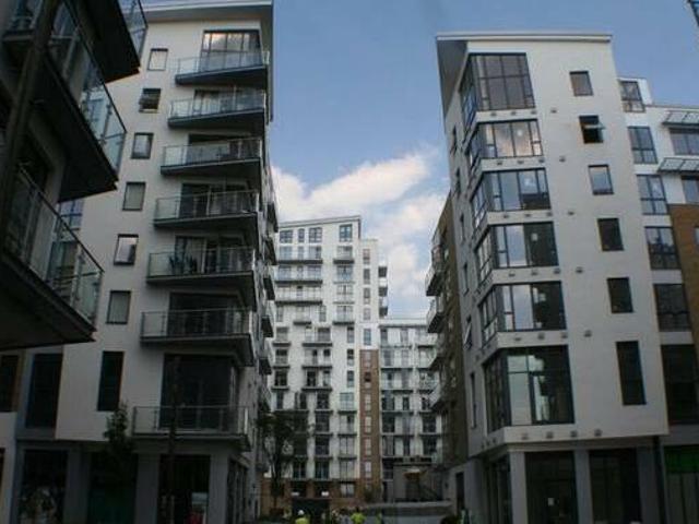 2 bedroom flat for rent in Kara Court Seven Seas Garden London E3