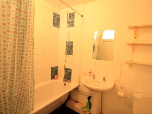 2 bedroom flat for rent in Kember Street, Islington, N1