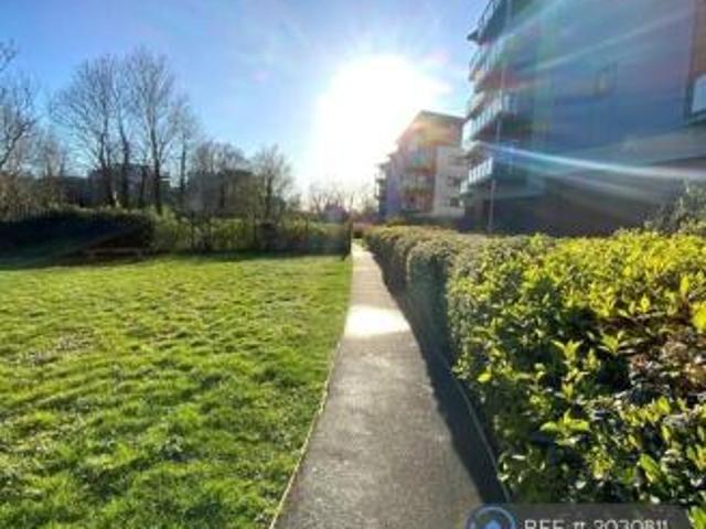 2 bedroom flat for rent in Kent, Hart Street, ME16