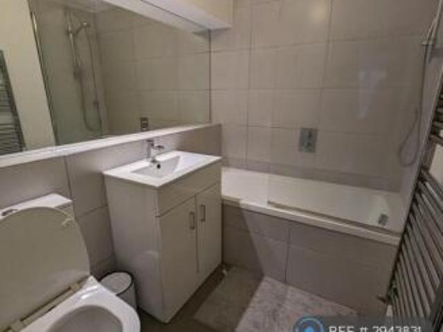 2 bedroom flat for rent in Kent House Road, London, SE26
