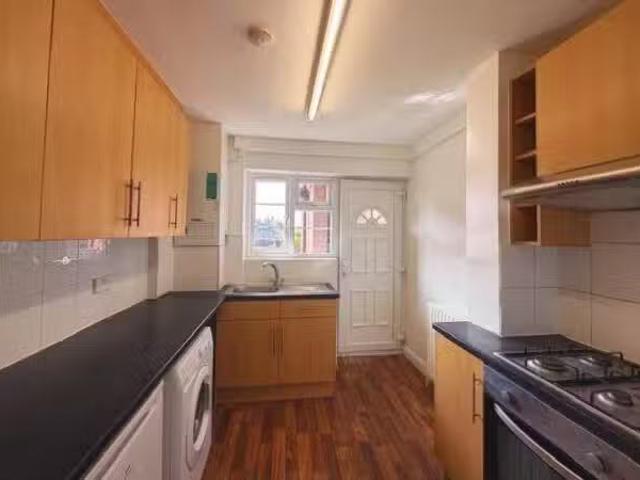 2 bedroom flat for rent in Kenton Lane, Harrow, HA3