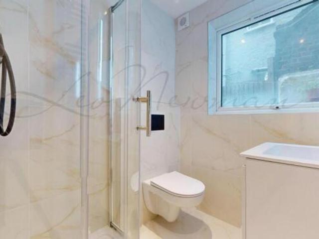 2 bedroom flat for rent in Kenwyn Road, Clapham, SW4