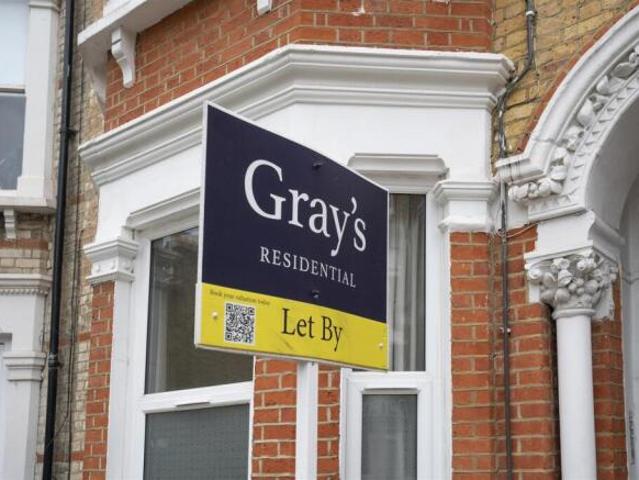 2 bedroom flat for rent in Kenwyn Road, London SW4