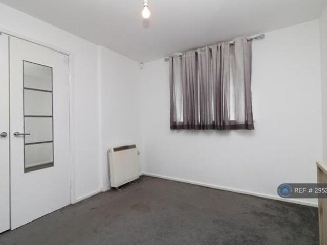 2 bedroom flat for rent in Kendal Court, Manchester, M22