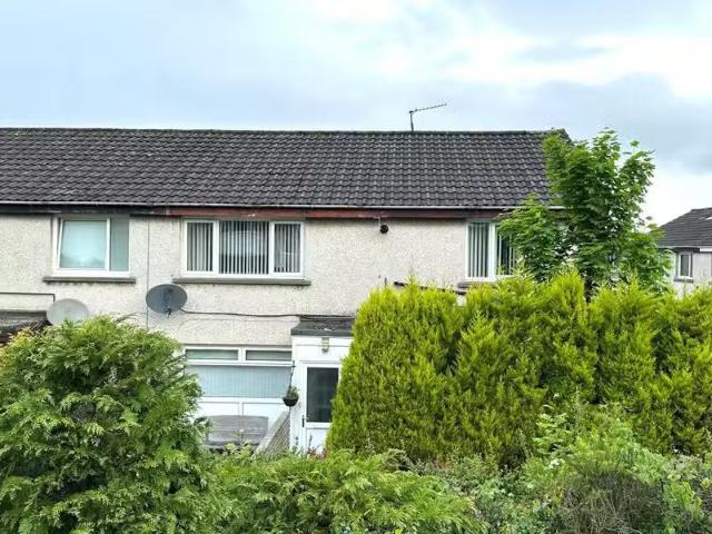 2 bedroom flat for rent in Kenmore Avenue, Polmont, FK2
