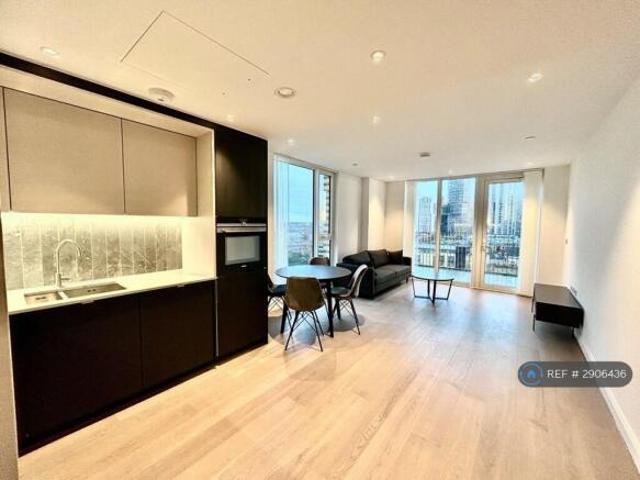 2 bedroom flat for rent in Kennington Lane, London, SE11