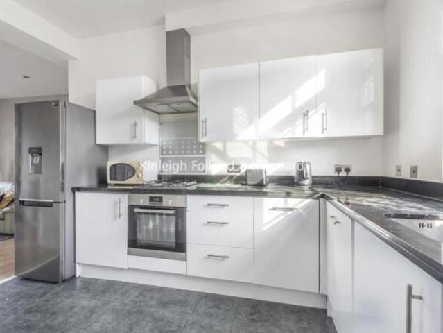 2 bedroom flat for rent in Kennington Road, Kennington, London, SE11