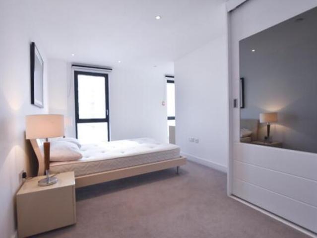 2 bedroom flat for rent in Kensington Apartments, 11 Commercial Street, Aldgate, London E1