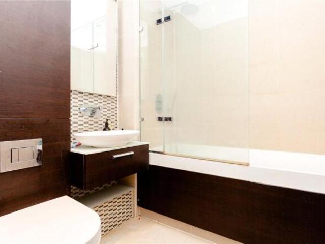 2 bedroom flat for rent in Kensington Apartments, 11 Commercial Street, E1