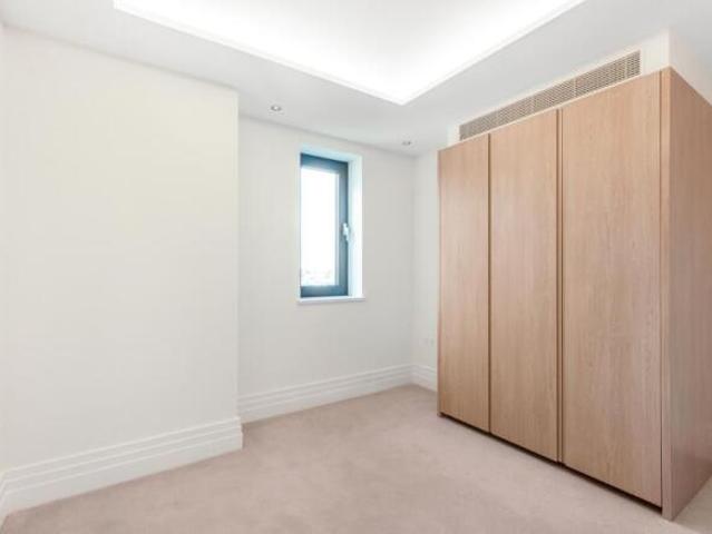 2 bedroom flat for rent in Kensington Gardens Square, Bayswater, London, W2