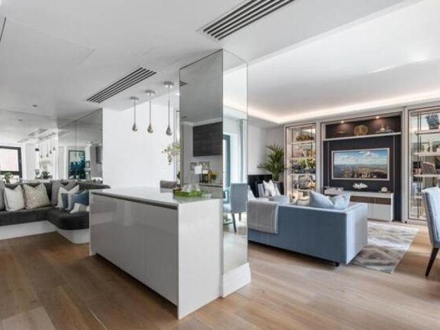 2 bedroom flat for rent in Kensington Gardens Square London W2