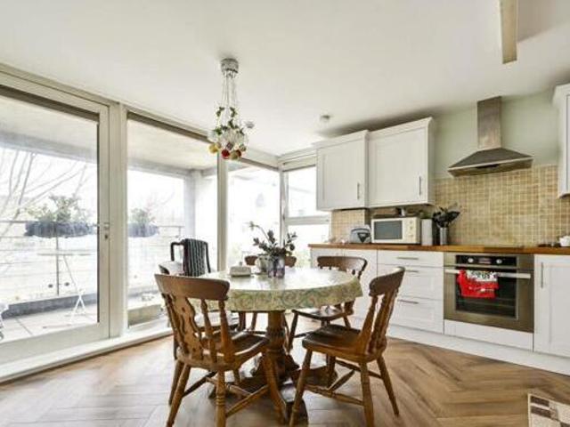 2 Bedroom Flat For Rent In Kensington, London
