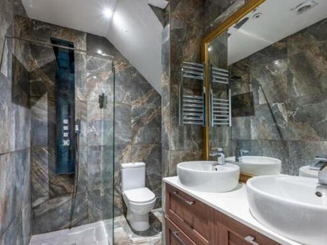 2 Bedroom Flat For Rent In Kensington, London