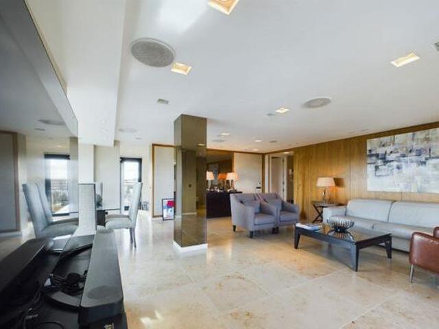 2 Bedroom Flat For Rent In Kensington