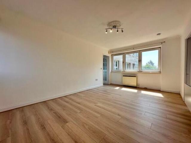 2 bedroom flat for rent in Keal Avenue, Glasgow, G15