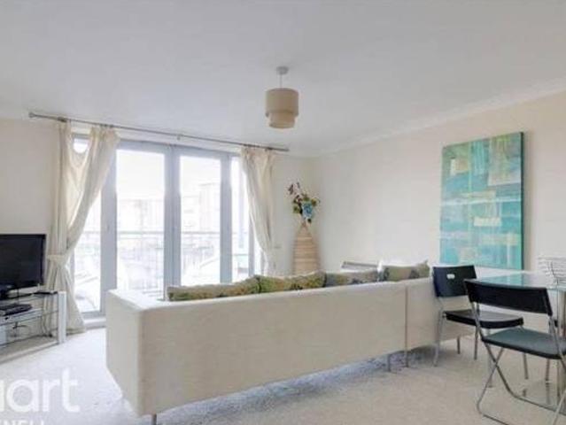 2 bedroom flat for rent in Kelvin Gate RG12
