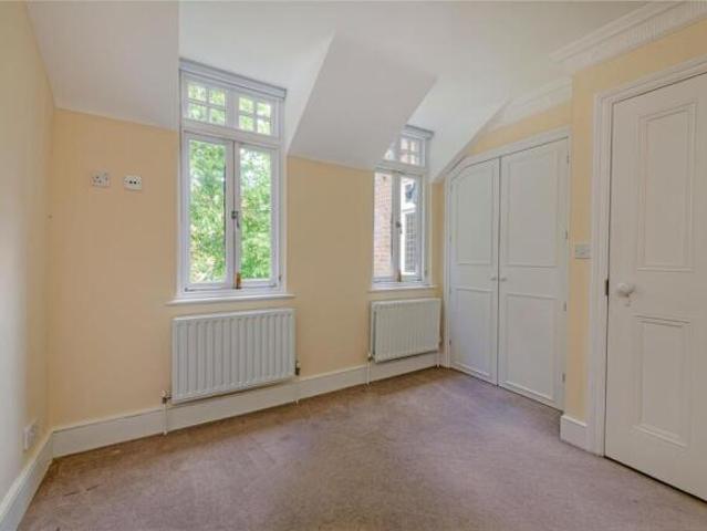2 bedroom flat for rent in Keswick Road, Putney, SW15