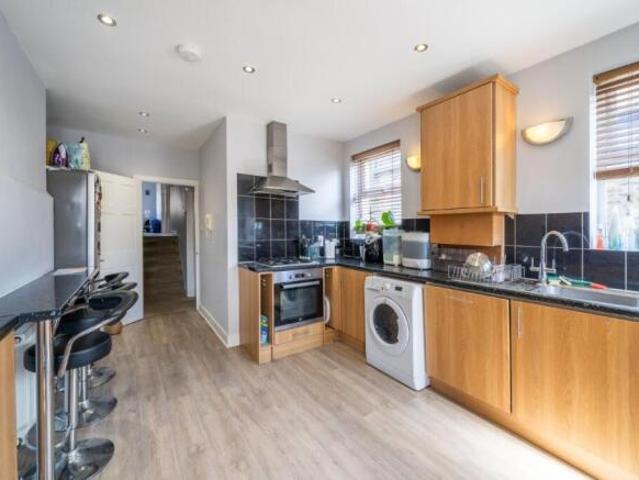 2 bedroom flat for rent in Kettering Street London SW16