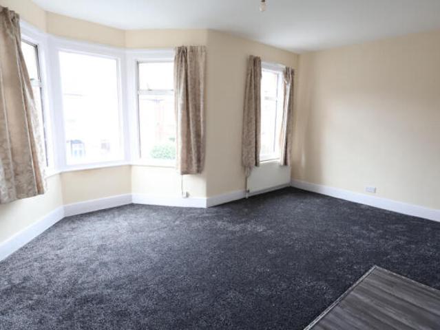 2 bedroom flat for rent in Kettlebaston Road, Leyton, London, E10