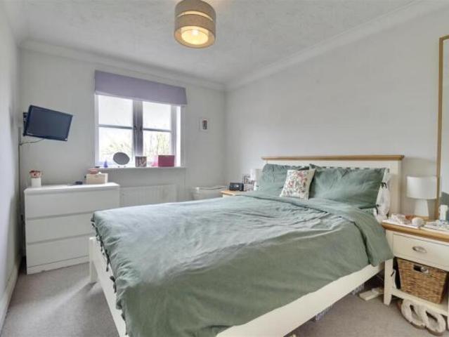 2 bedroom flat for rent in King Charles Street, Old Portsmouth, PO1 2RR, PO1