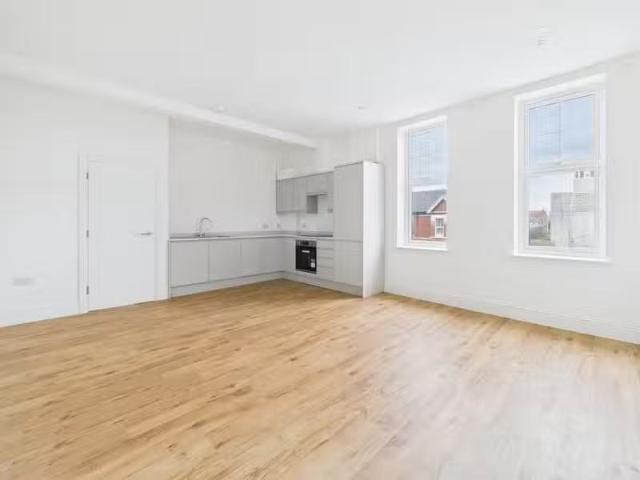 2 bedroom flat for rent in King Street, Worthing, BN14 7FL, BN14