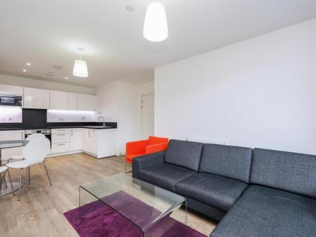 2 bedroom flat for rent in Kingfisher Heights, E16