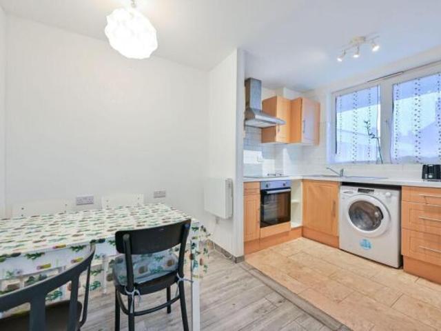 2 bedroom flat for rent in Kinglake Street, Elephant and Castle, London, SE17