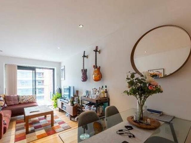 2 bedroom flat for rent in Kingman Way Racecourse Newbury RG14