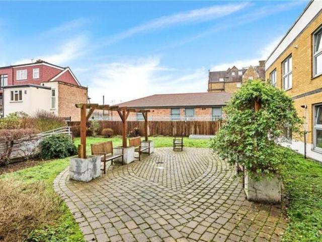 2 bedroom flat for rent in Kings Avenue, Clapham, SW4