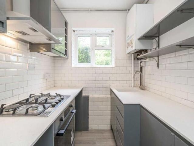 2 bedroom flat for rent in Kings Avenue, Clapham, SW4