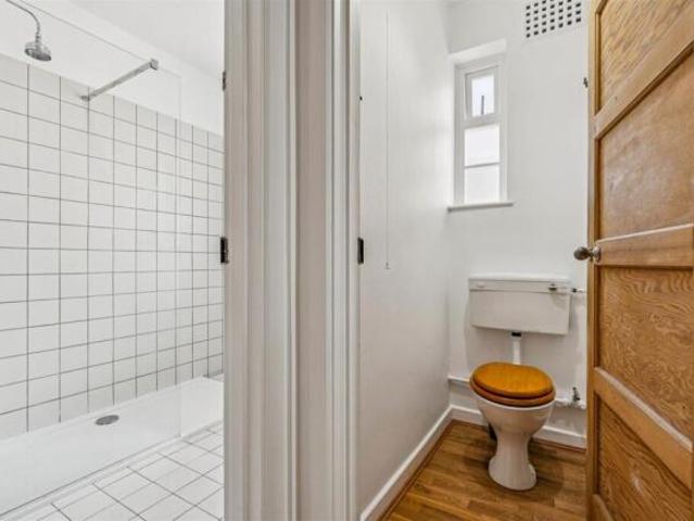 2 bedroom flat for rent in Kings Avenue, London, SW4