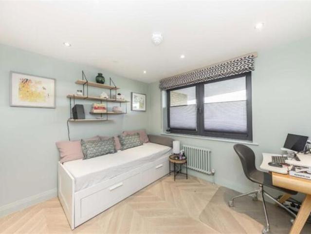 2 bedroom flat for rent in Kings Bench Street, London Bridge, SE1