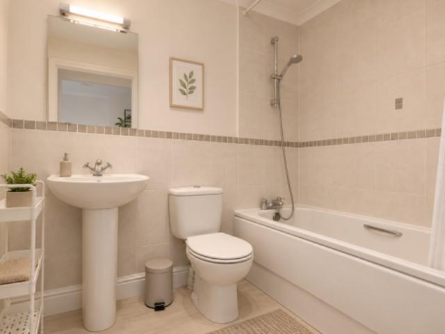 2 bedroom flat for rent in Kings Court, Priory Place, Dartford, Kent, DA1