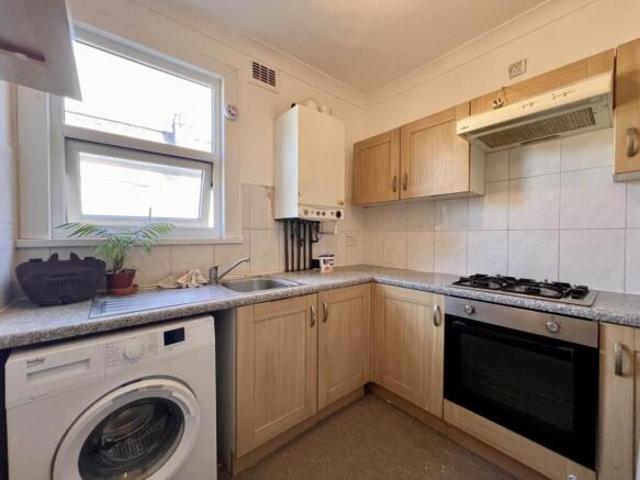 2 bedroom flat for rent in Kings Road, London, E11 1AT, E11
