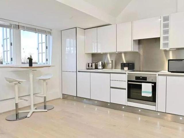2 bedroom flat for rent in Kings Road, Reading, Berkshire, RG1