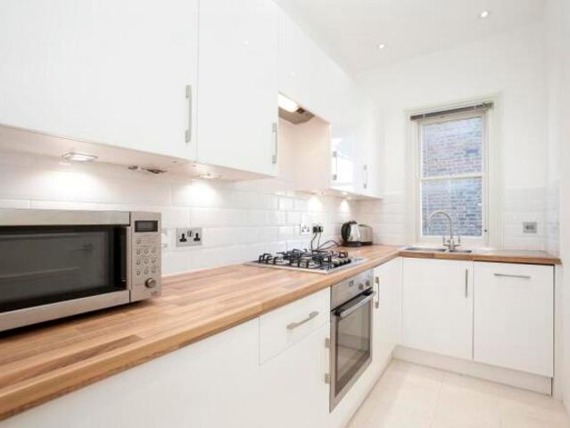 2 bedroom flat for rent in Kings Road, Richmond, TW10
