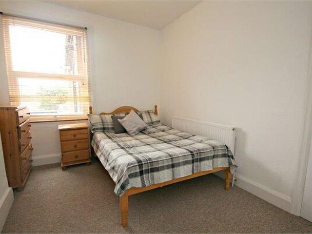2 bedroom flat for rent in Kings Road, Willesden, NW10