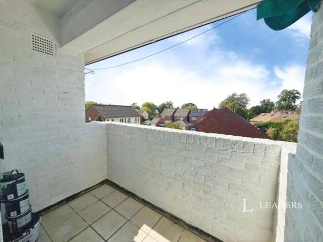 2 bedroom flat for rent in Kingsmead Avenue, Cheltenham, Gloucestershire, GL51