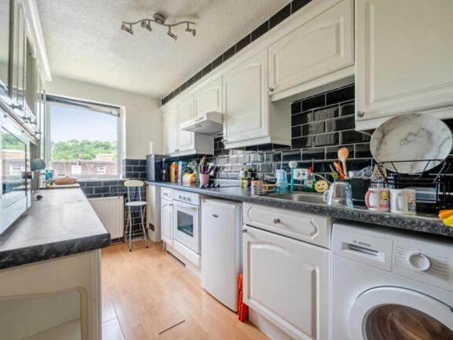 2 bedroom flat for rent in Kingsmere, London Road, Brighton, BN1