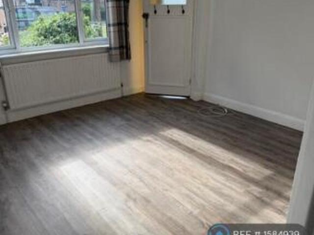 2 bedroom flat for rent in Kingsground, London, SE9