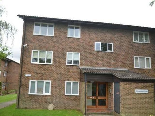 2 bedroom flat for rent in Kingsleigh Walk Bromley BR2