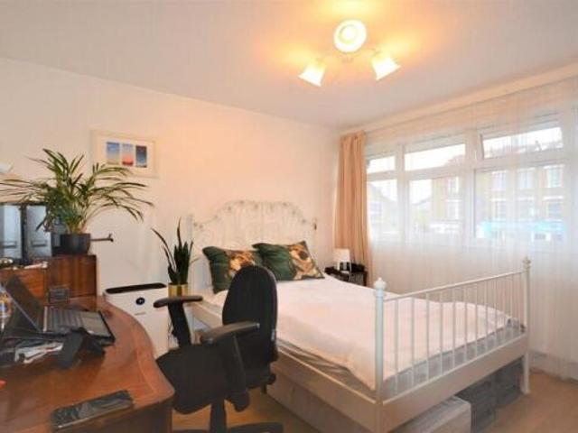 2 bedroom flat for rent in Kingston Road, Wimbledon, SW19