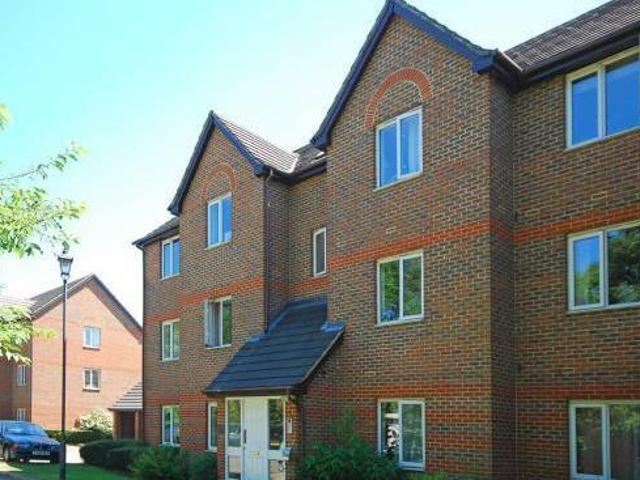2 Bedroom Flat For Rent In Kingston, Surrey