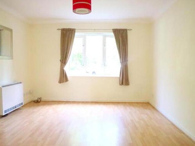 2 Bedroom Flat For Rent In Kingston, Surrey