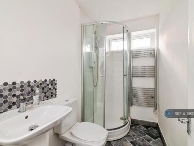 2 bedroom flat for rent in Kingswood House, Nottingham, NG5